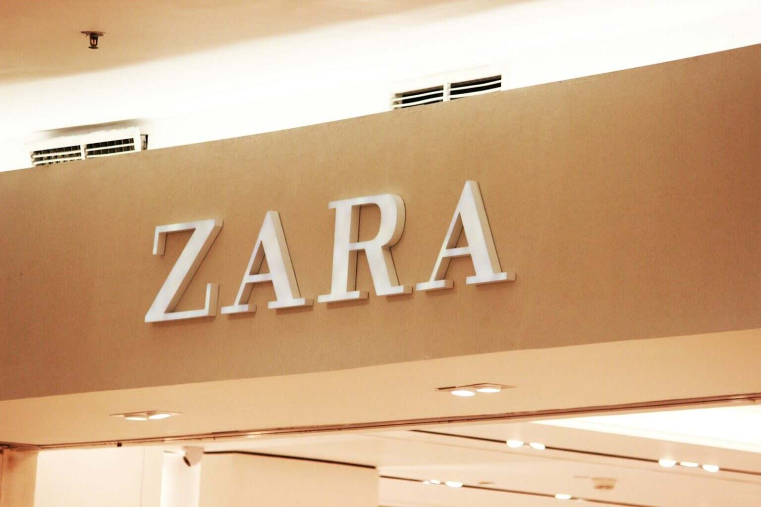 Zara : Une histoire de mode, d'innovation et de succès - NRmagazine